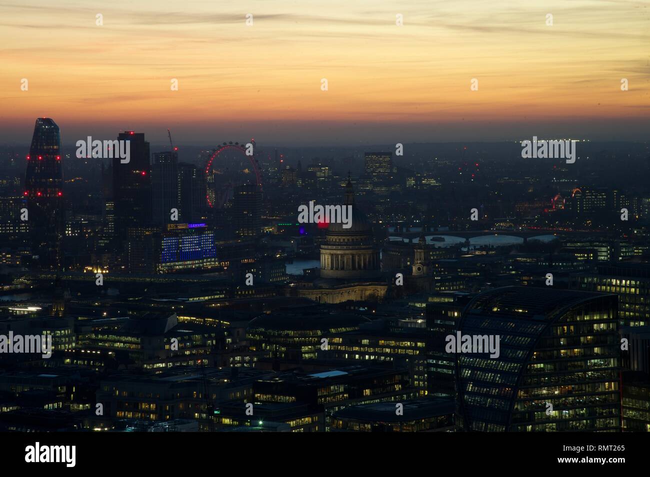 London skyline west facing hi-res stock photography and images - Alamy