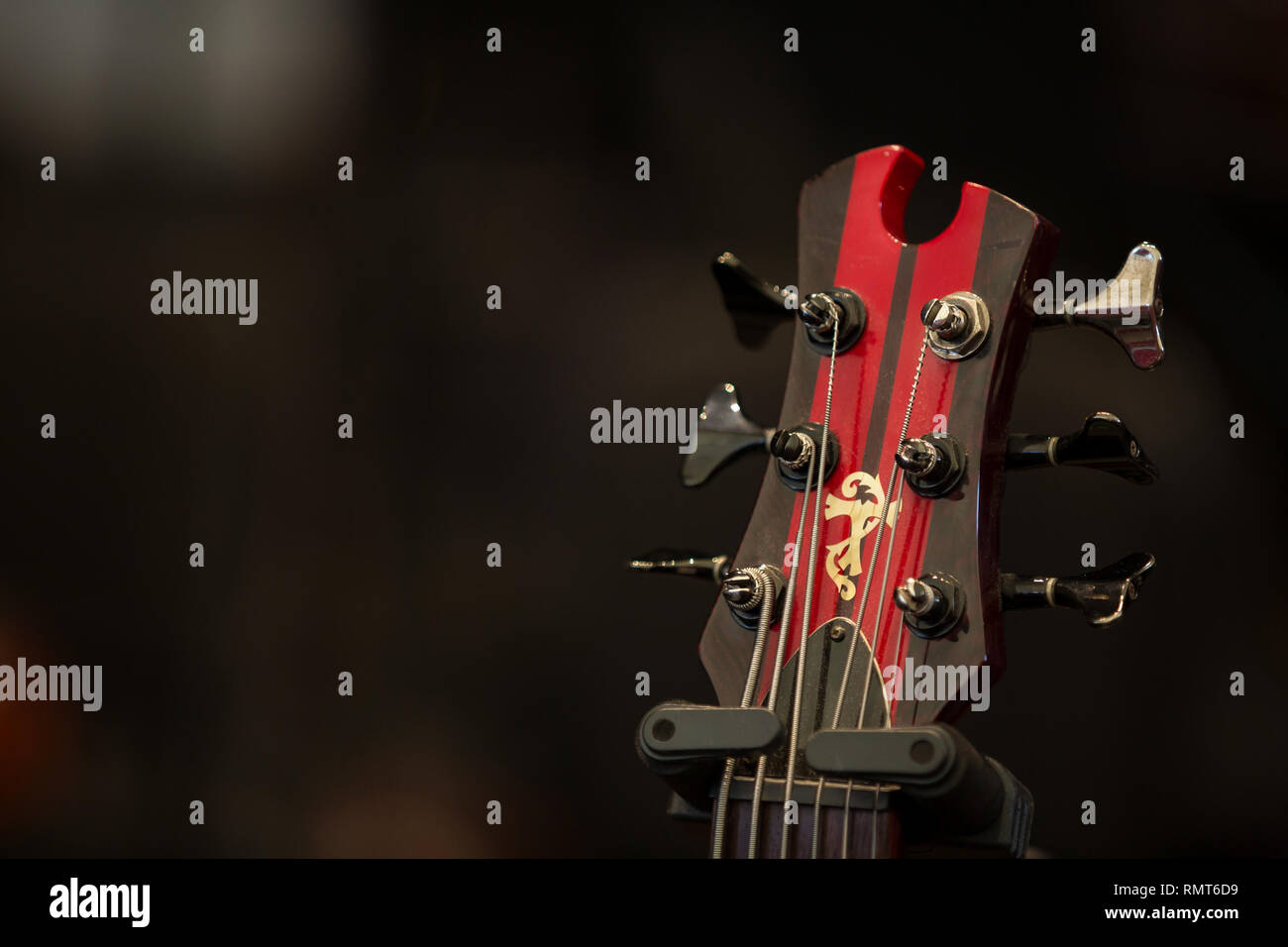 String concert hi-res stock photography and images - Alamy