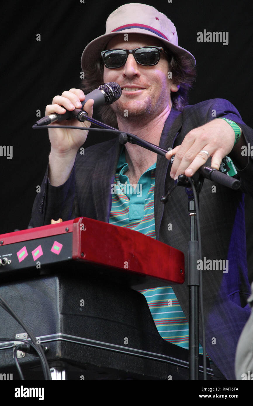 Zach gill hi-res stock photography and images - Alamy