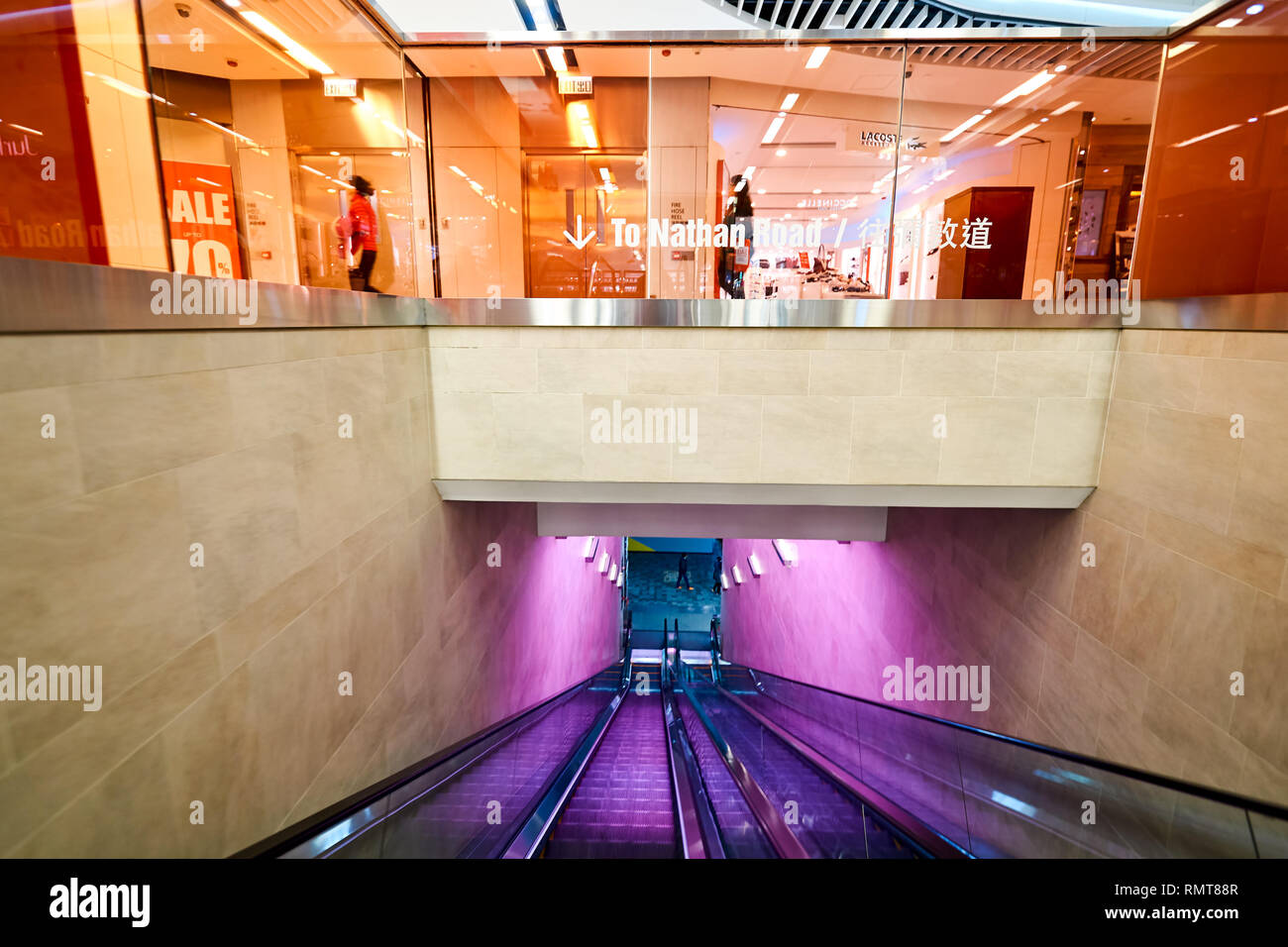 Hong kong mall interior night hi-res stock photography and images - Alamy
