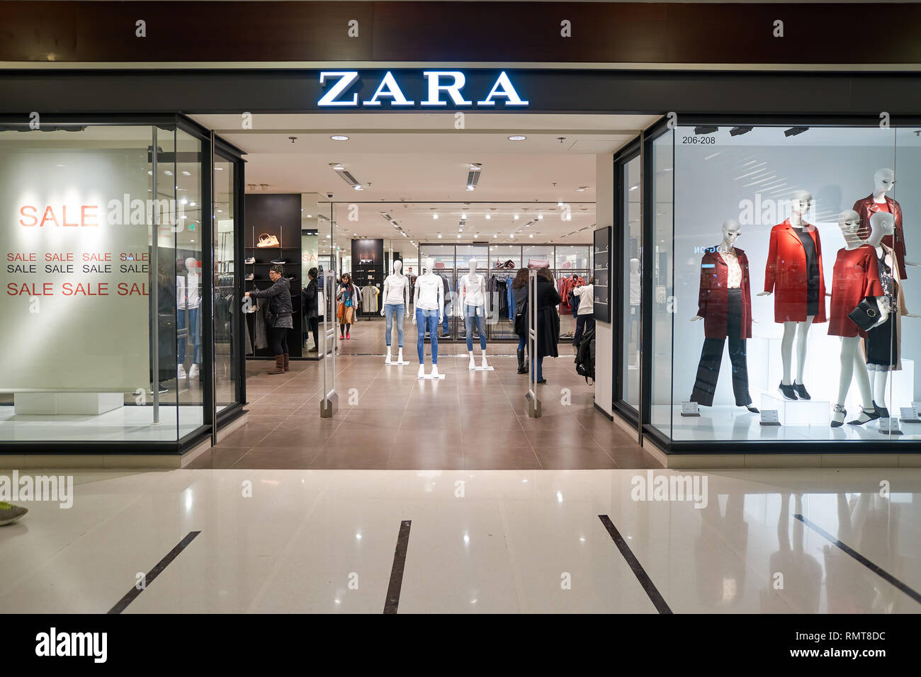 HONG KONG - CIRCA JANUARY, 2016: Zara store at shopping center in Hong ...