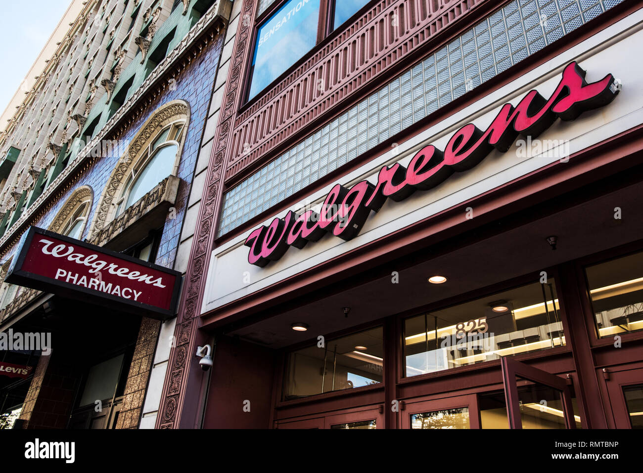 Walgreens pharmacy hi-res stock photography and images - Alamy