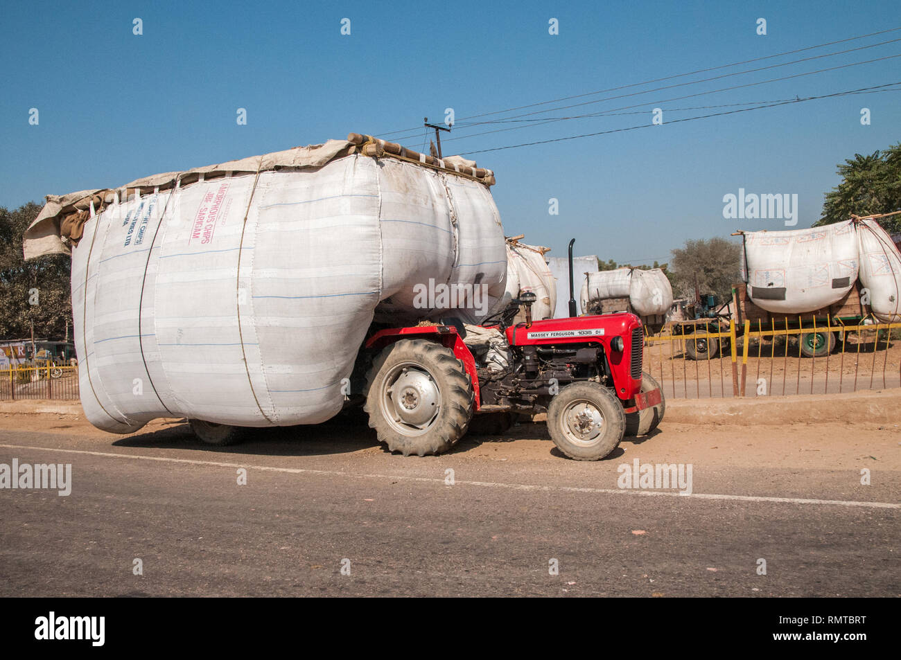 Overloaded truck hi-res stock photography and images - Alamy