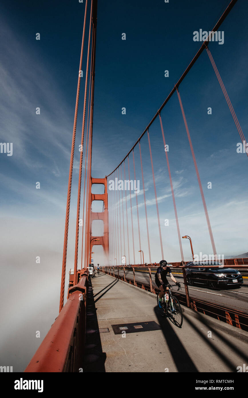 Bridge in mist hi-res stock photography and images - Alamy