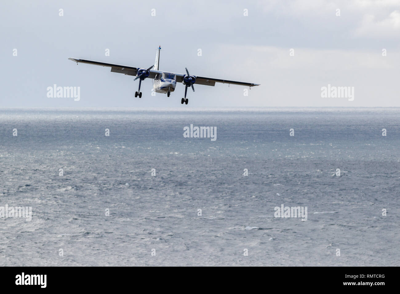 Islander plane hi-res stock photography and images - Alamy