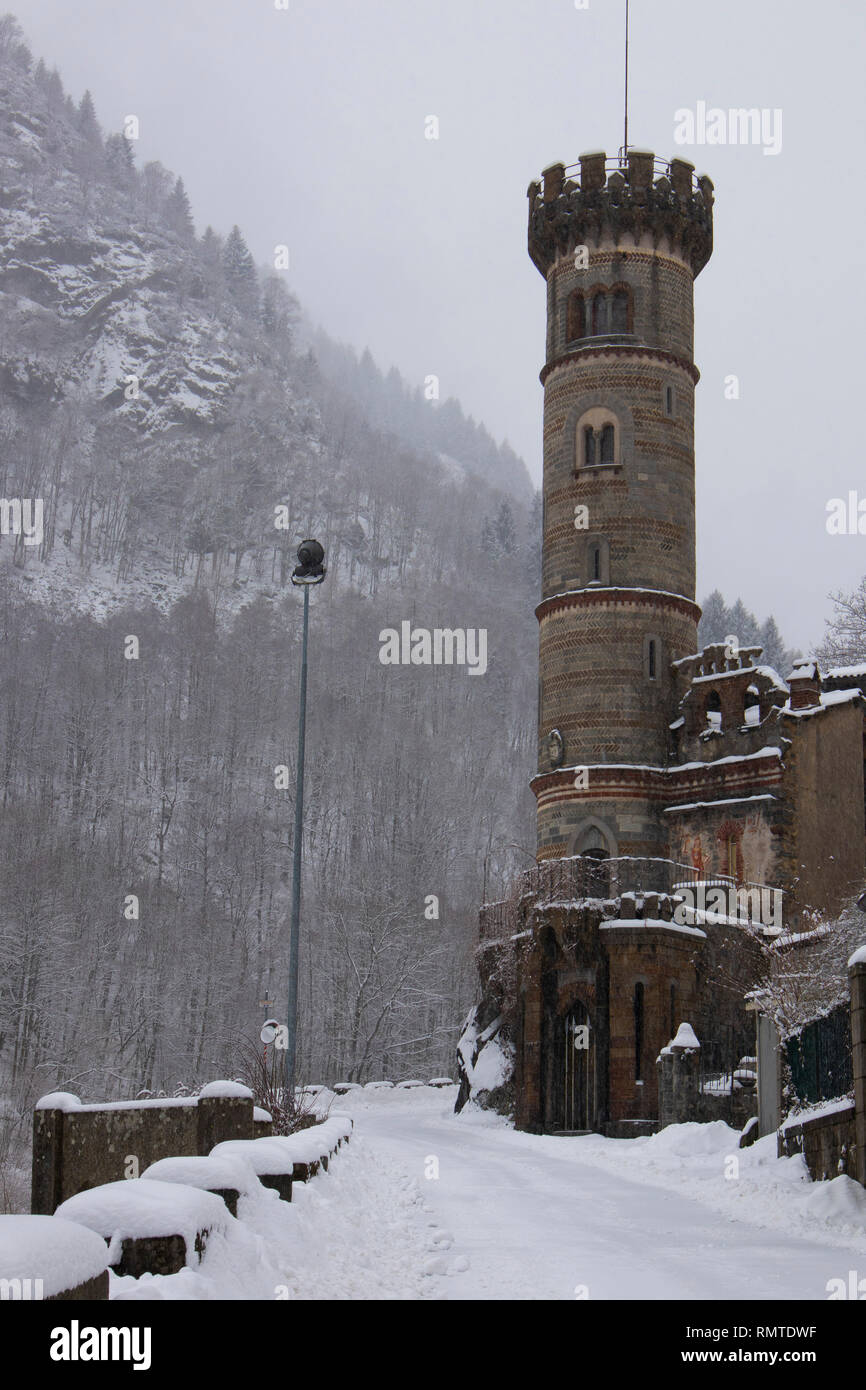 Beautiful historic tower's castle under snow Stock Photo - Alamy