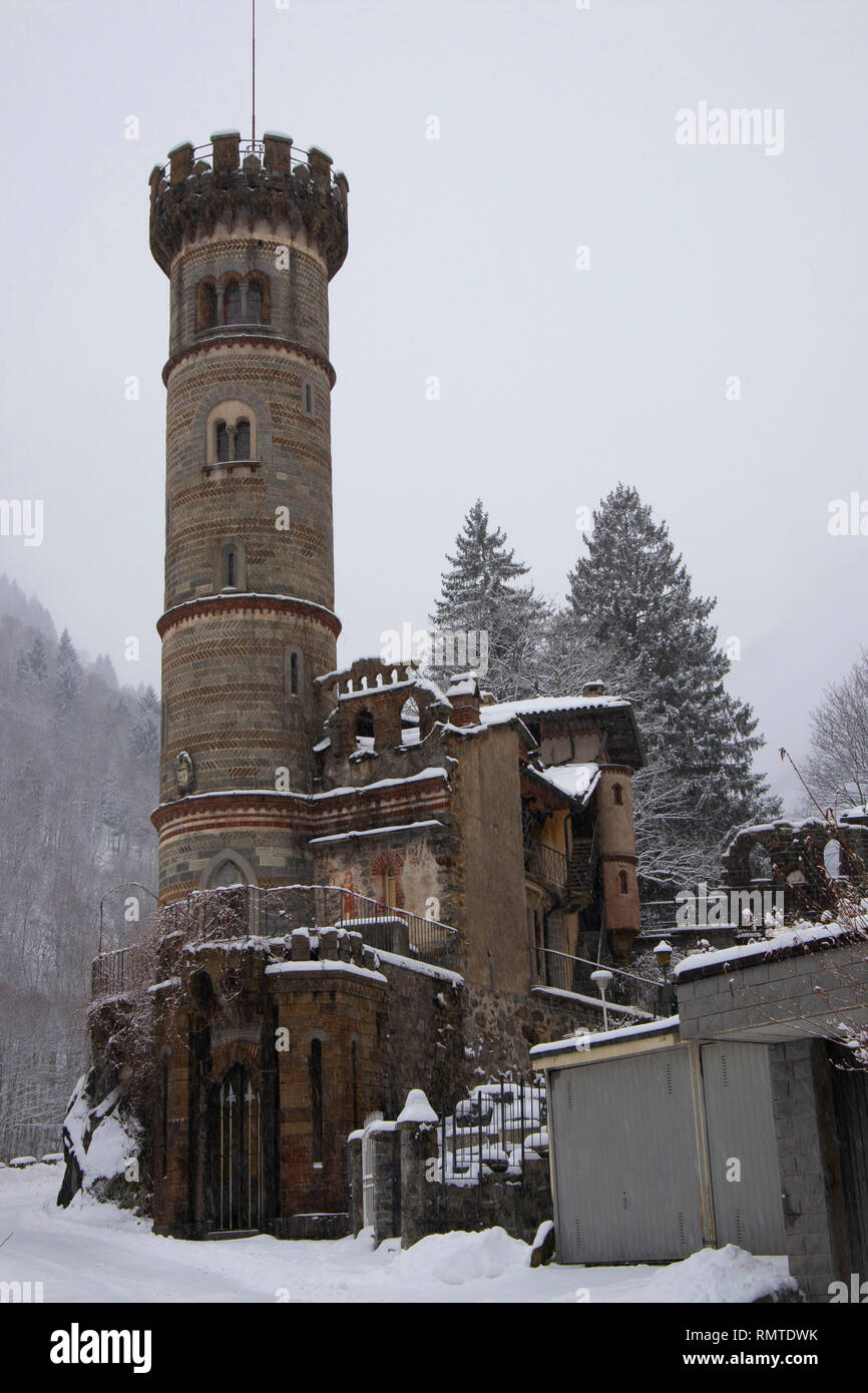 Beautiful historic tower's castle under snow Stock Photo - Alamy