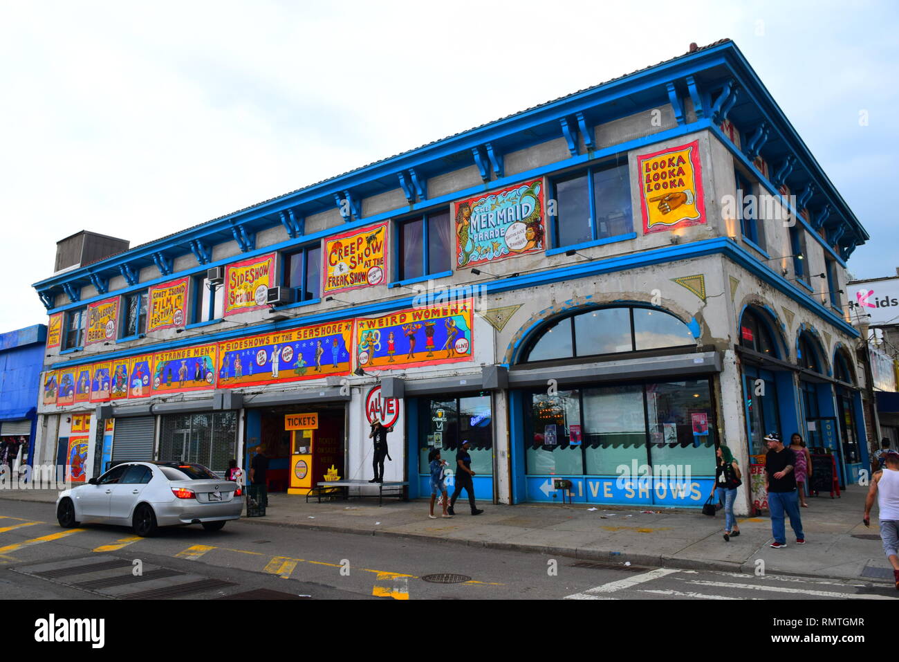 coney island circus sideshow Stock Photo - Alamy