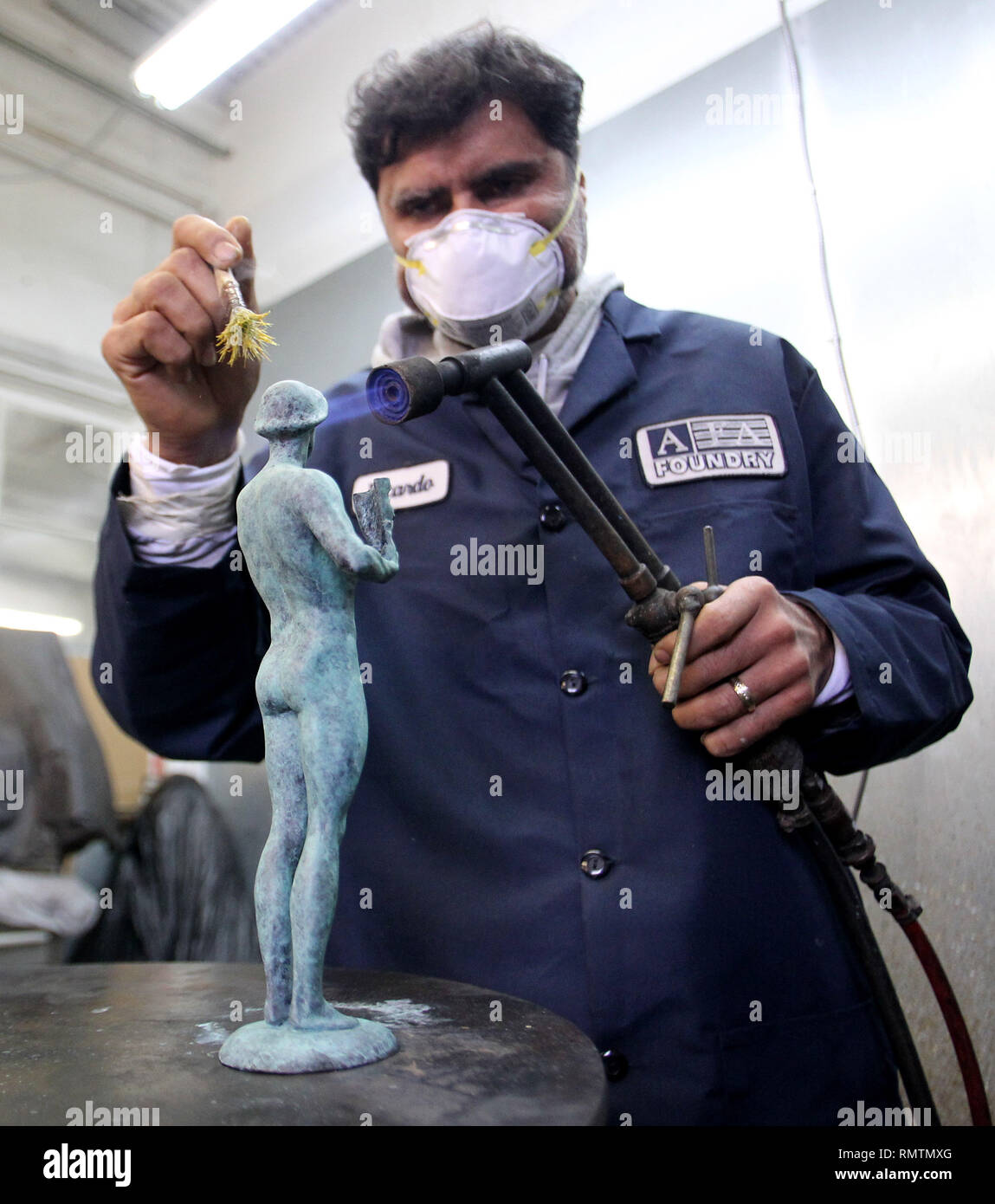 25th Annual Screen Actors Guild Awards - Pouring Of Actor® Statuette ...