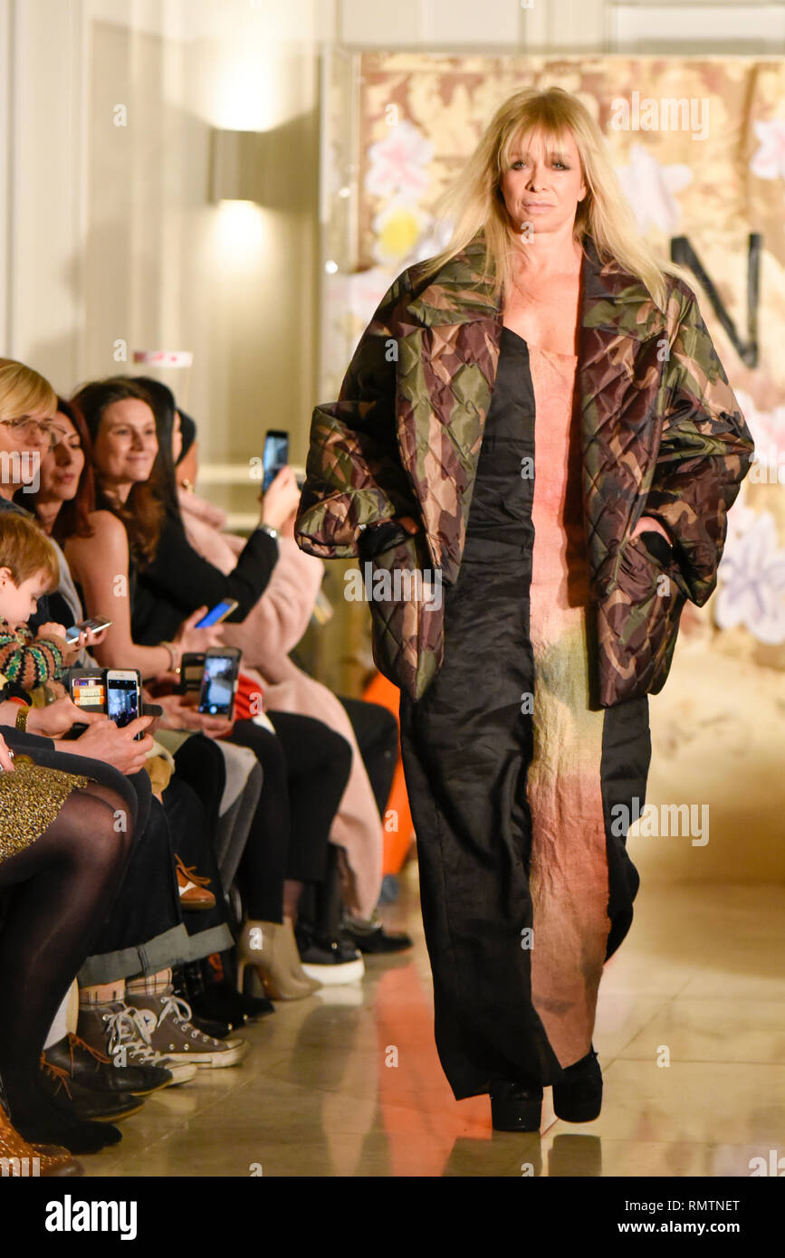 Jo Wood Model High Resolution Stock Photography and Images - Alamy