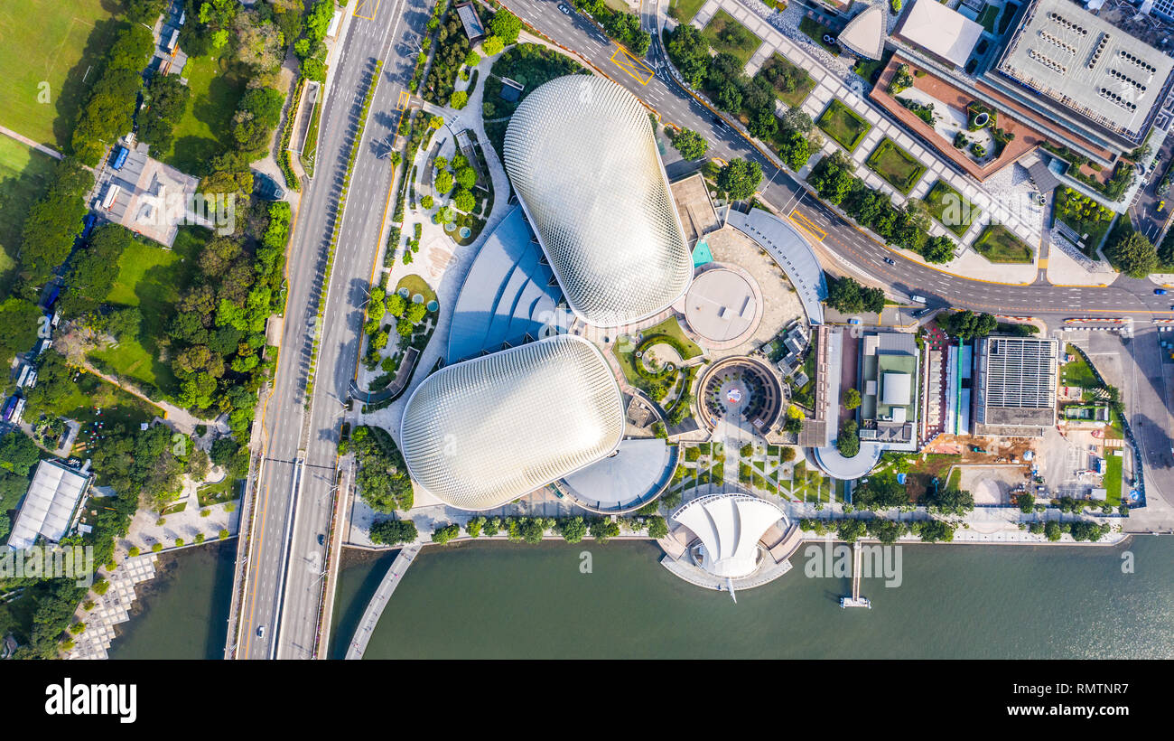 Esplanade theatres on the bay building hi-res stock photography and ...