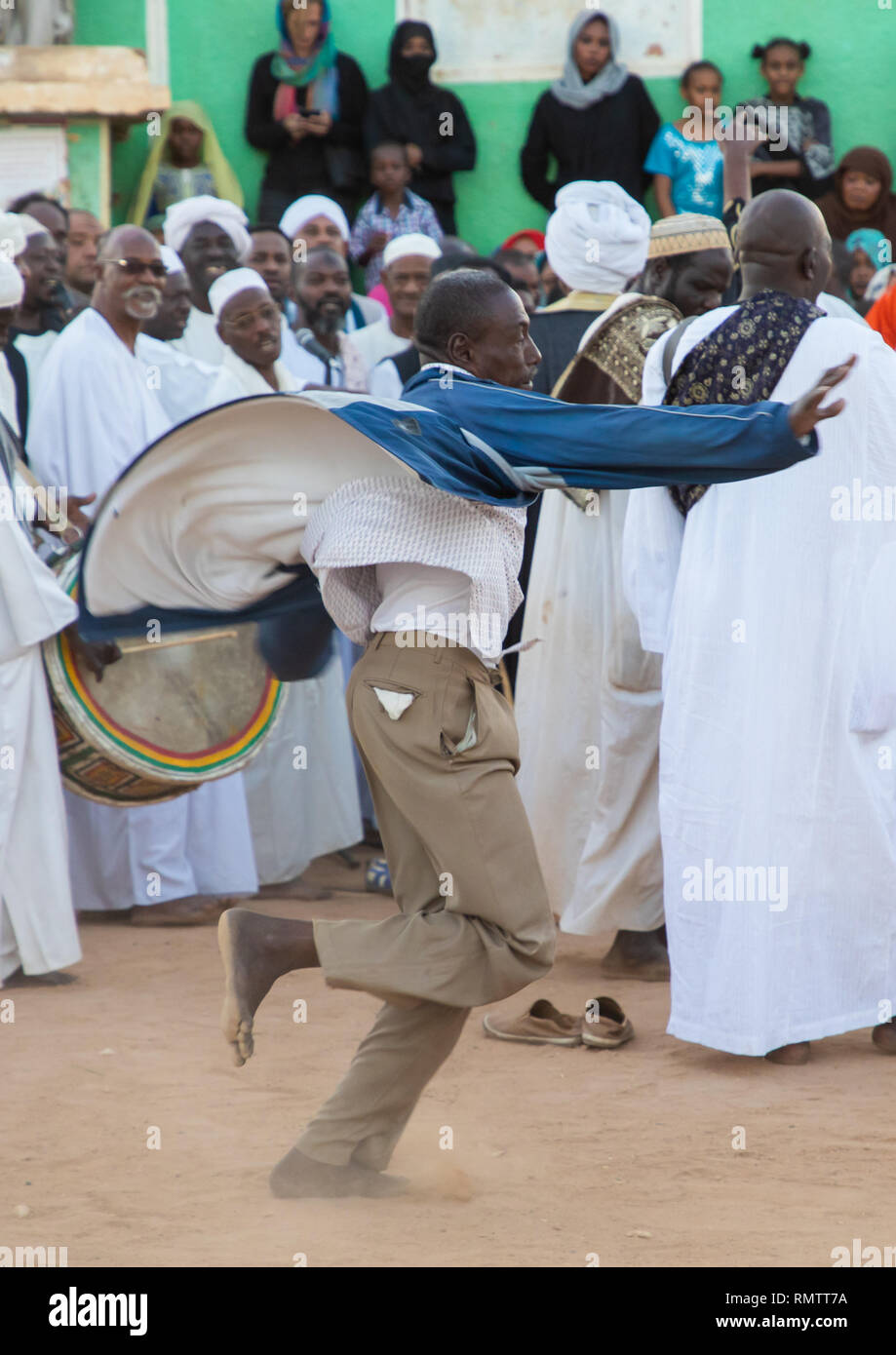 Sufi whirling dervish at Omdurman sheikh Hamad el Nil tomb, Khartoum ...