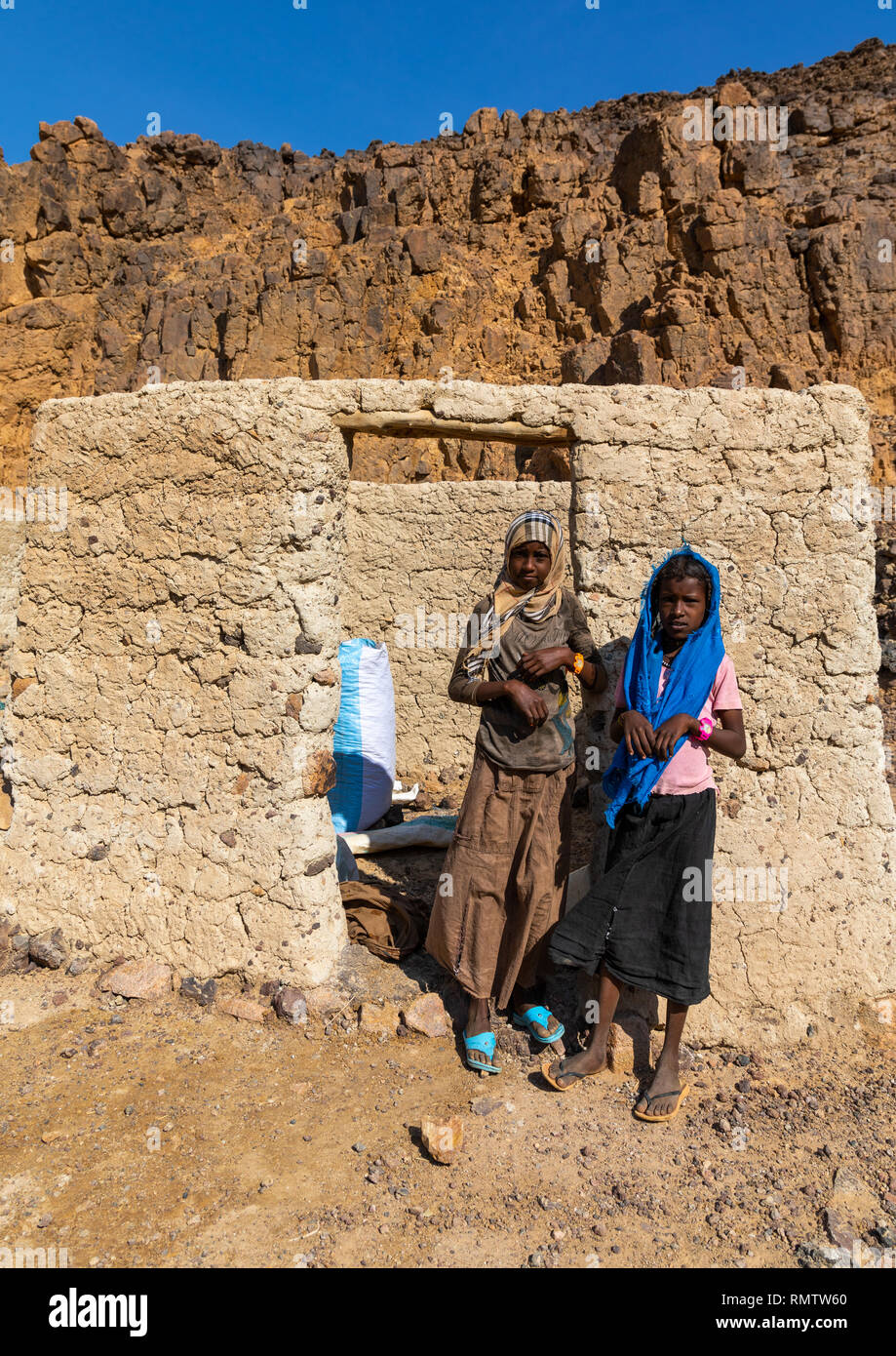 Bisharin children hi-res stock photography and images - Alamy