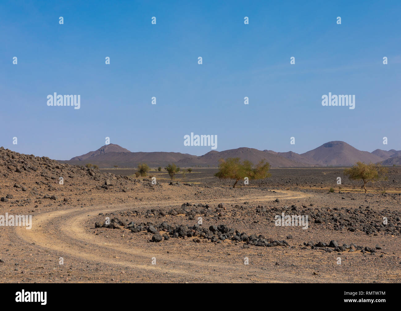 Off road in the desert, Bayuda desert, Atrun, Sudan Stock Photo - Alamy