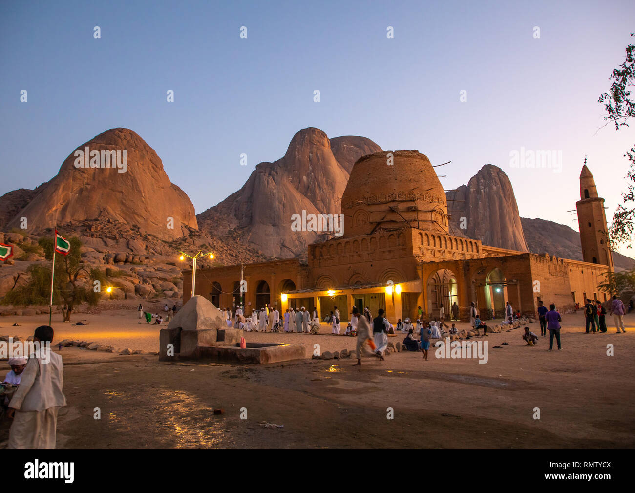 Khatmiyah mosque and the tomb of Hassan al Mirghani at the base of the ...