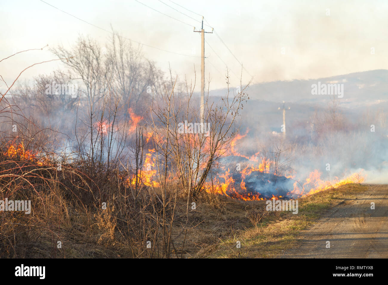 Car burning urban hi-res stock photography and images - Alamy