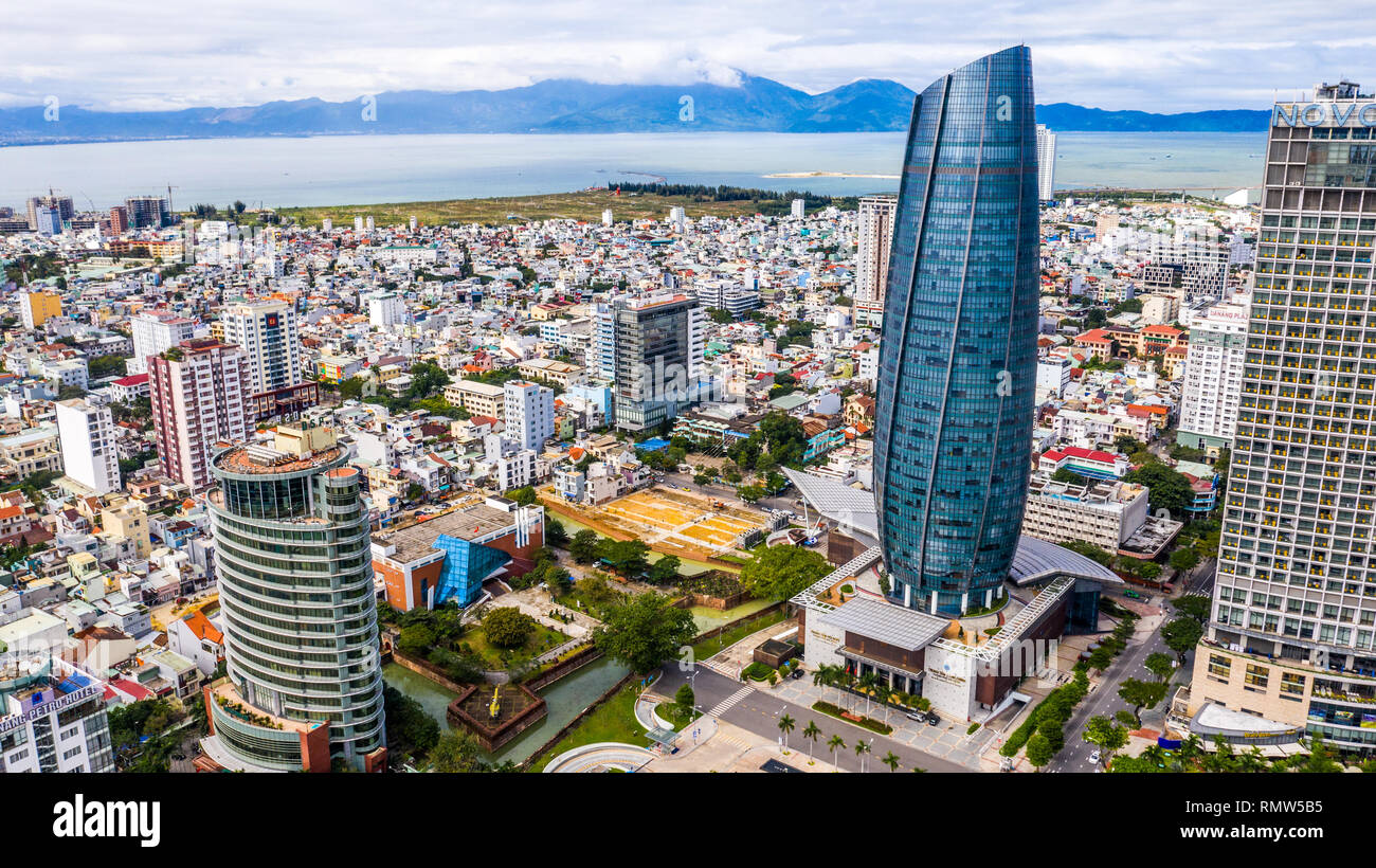 Modern civic building hi-res stock photography and images - Alamy