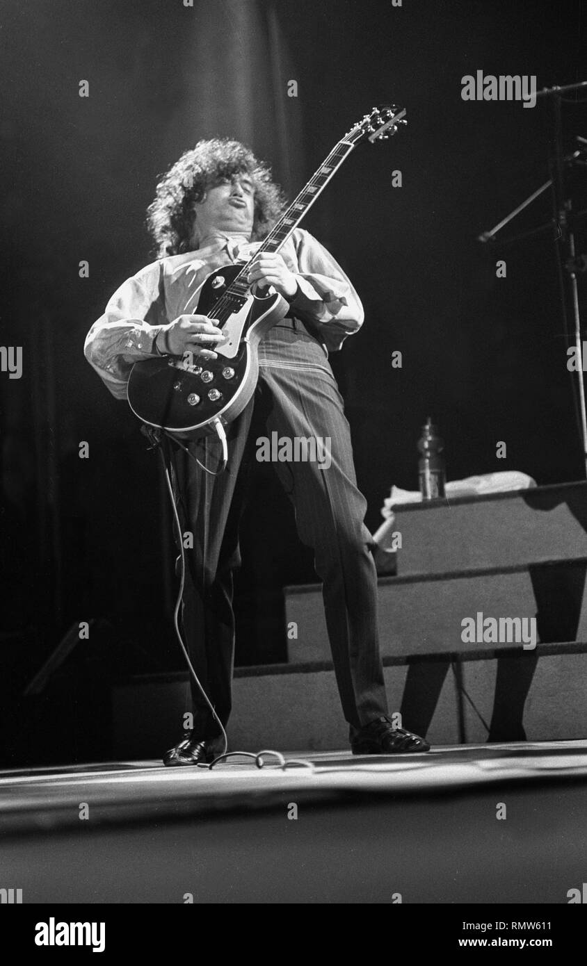 Jimmy page hi-res stock photography and images - Alamy