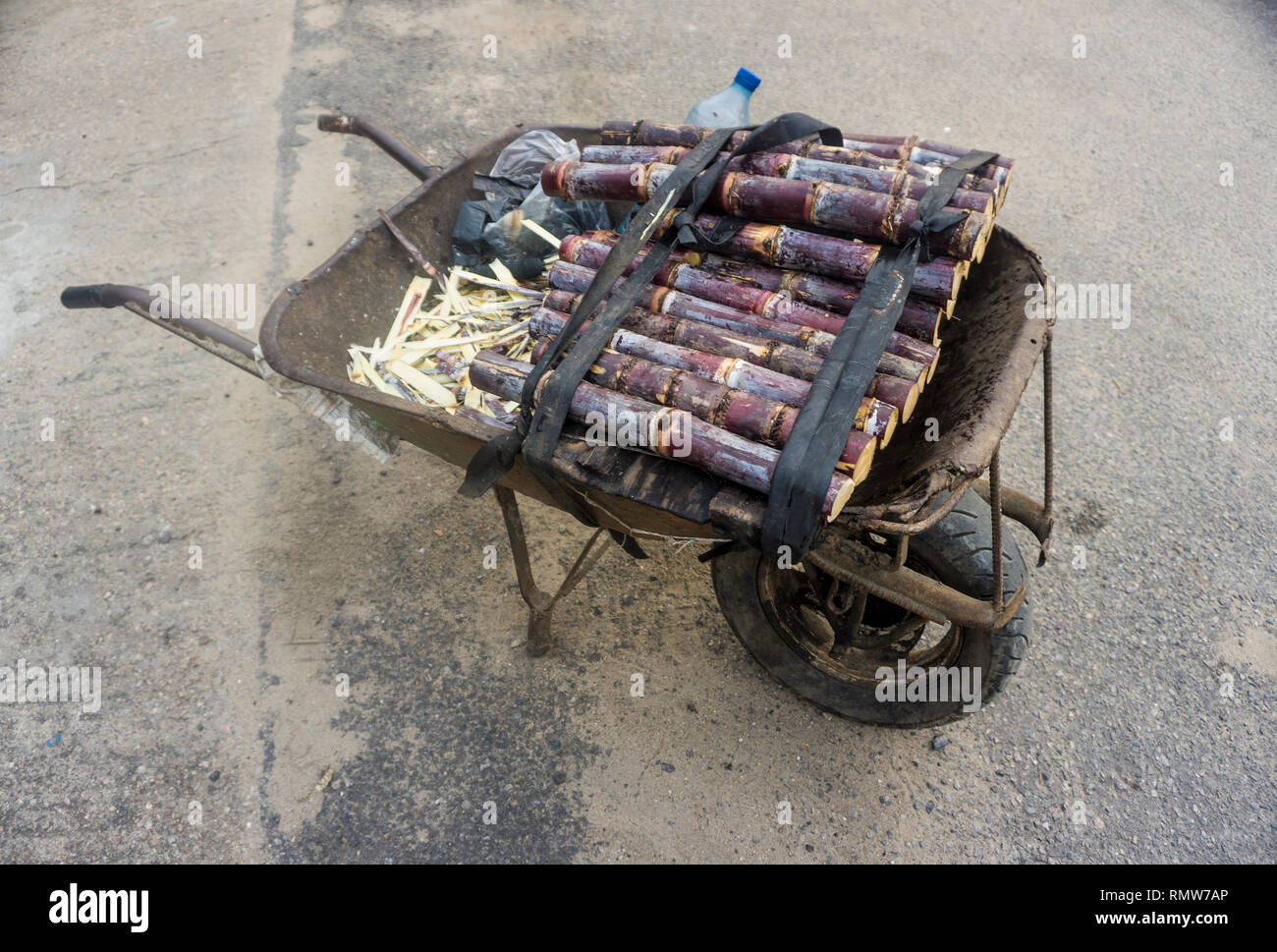 A retail Sugar Cane cart on the street of Lagos Stock Photo - Alamy