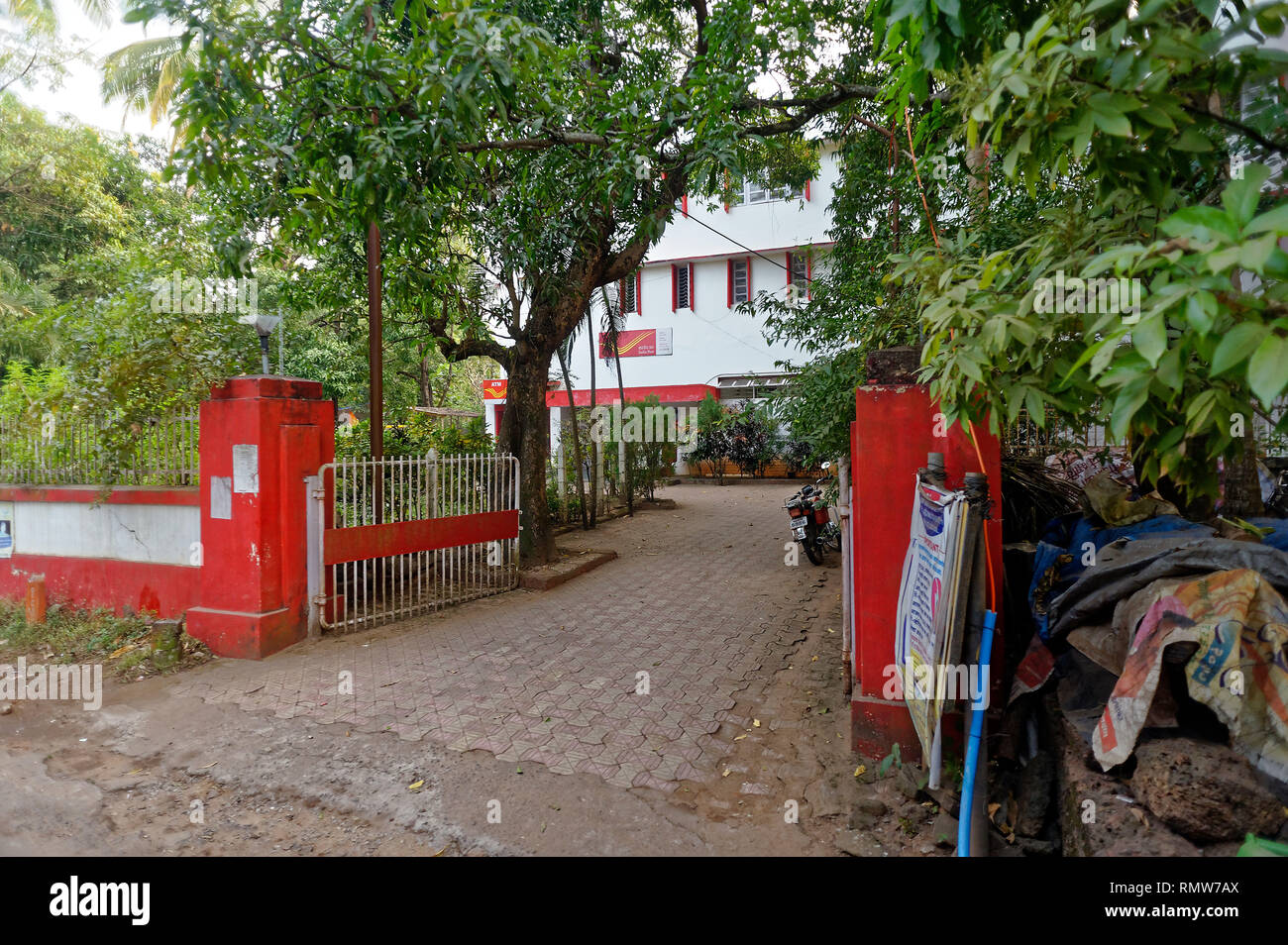Red color indian post office hi-res stock photography and images - Alamy