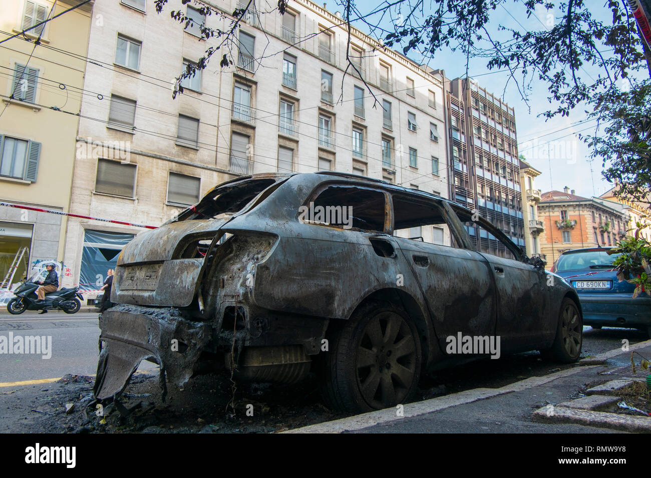 Charred car hi-res stock photography and images - Alamy