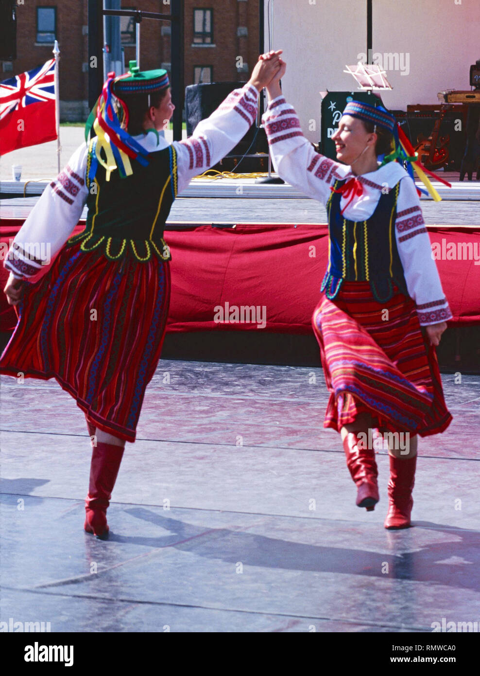 Ukrainian dancers hi-res stock photography and images - Alamy