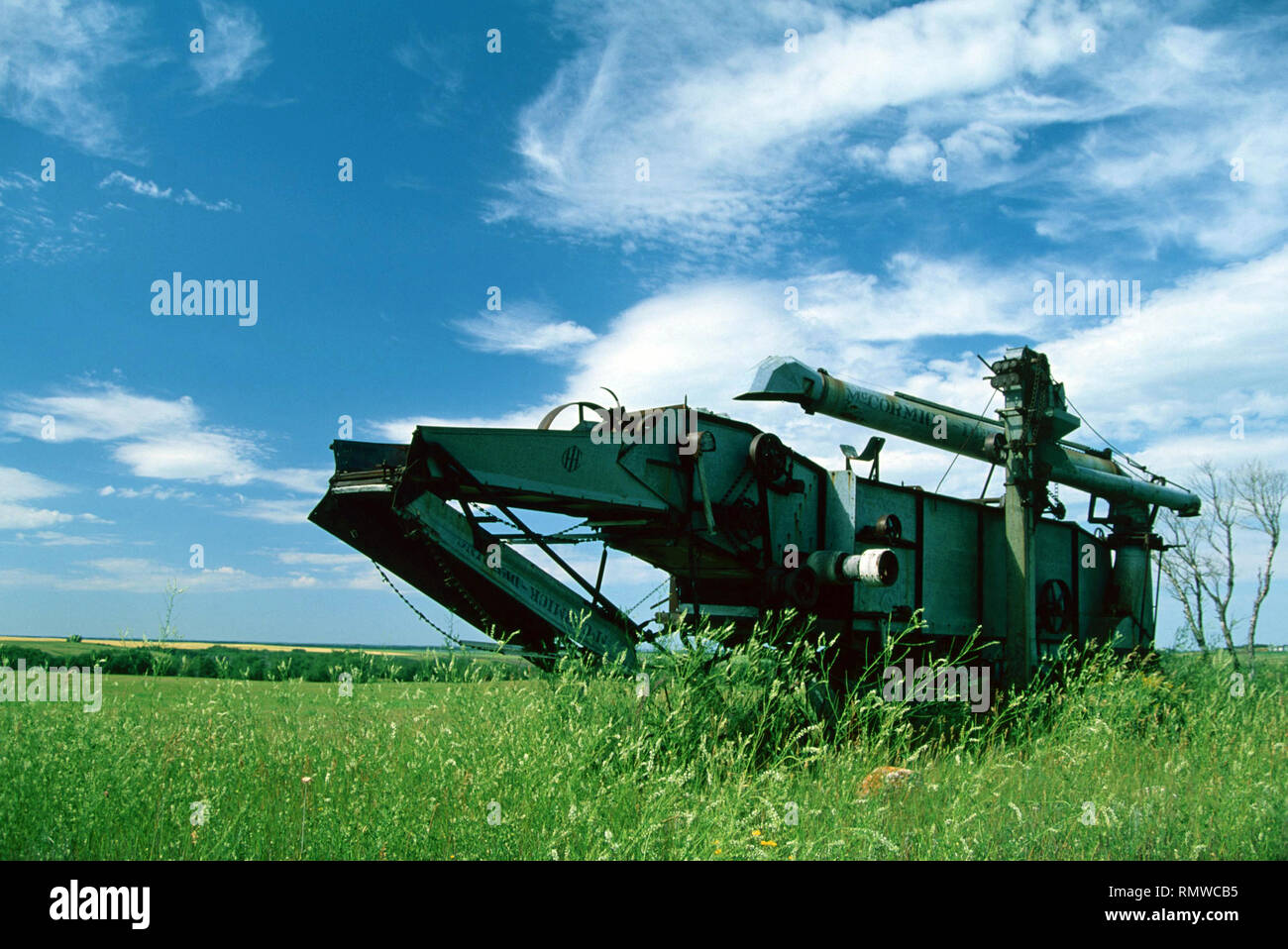 Threshing machine historical hi-res stock photography and images - Alamy