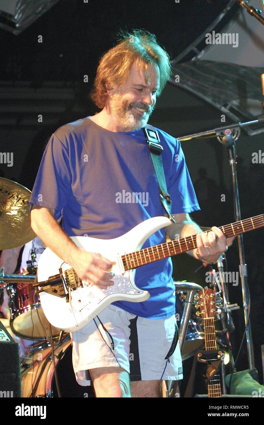 Bobby weir hi-res stock photography and images - Alamy