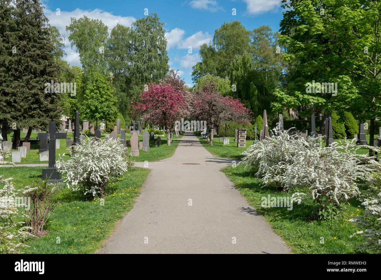 Srpring cemetery hi-res stock photography and images - Alamy
