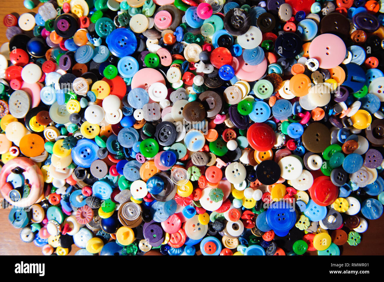 Plastic buttons, Colorful buttons background, Buttons close up, Buttons ...
