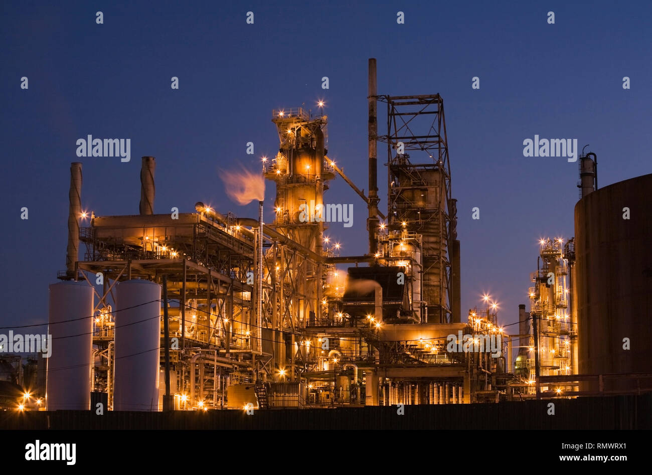 Oil refinery plant montreal quebec hi-res stock photography and images ...