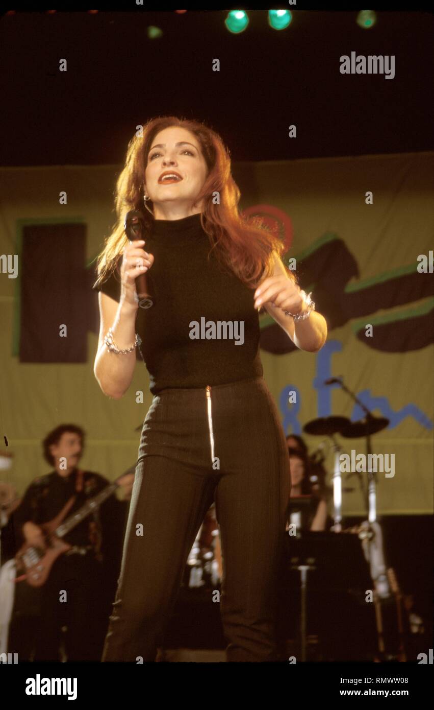 Grammy Award-winning Cuban American singer and songwriter Gloria ...