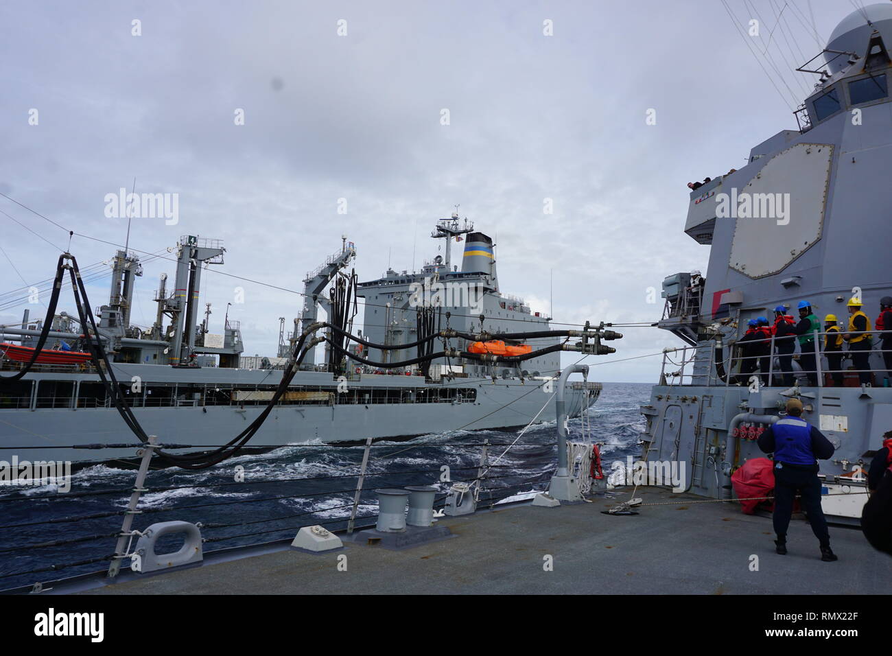 Uss william p lawrence ddg 110 hi-res stock photography and images - Alamy