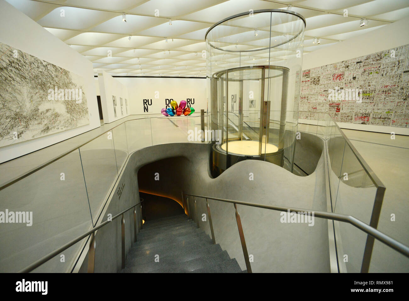 The broad museum inaugural dinner hi-res stock photography and images ...