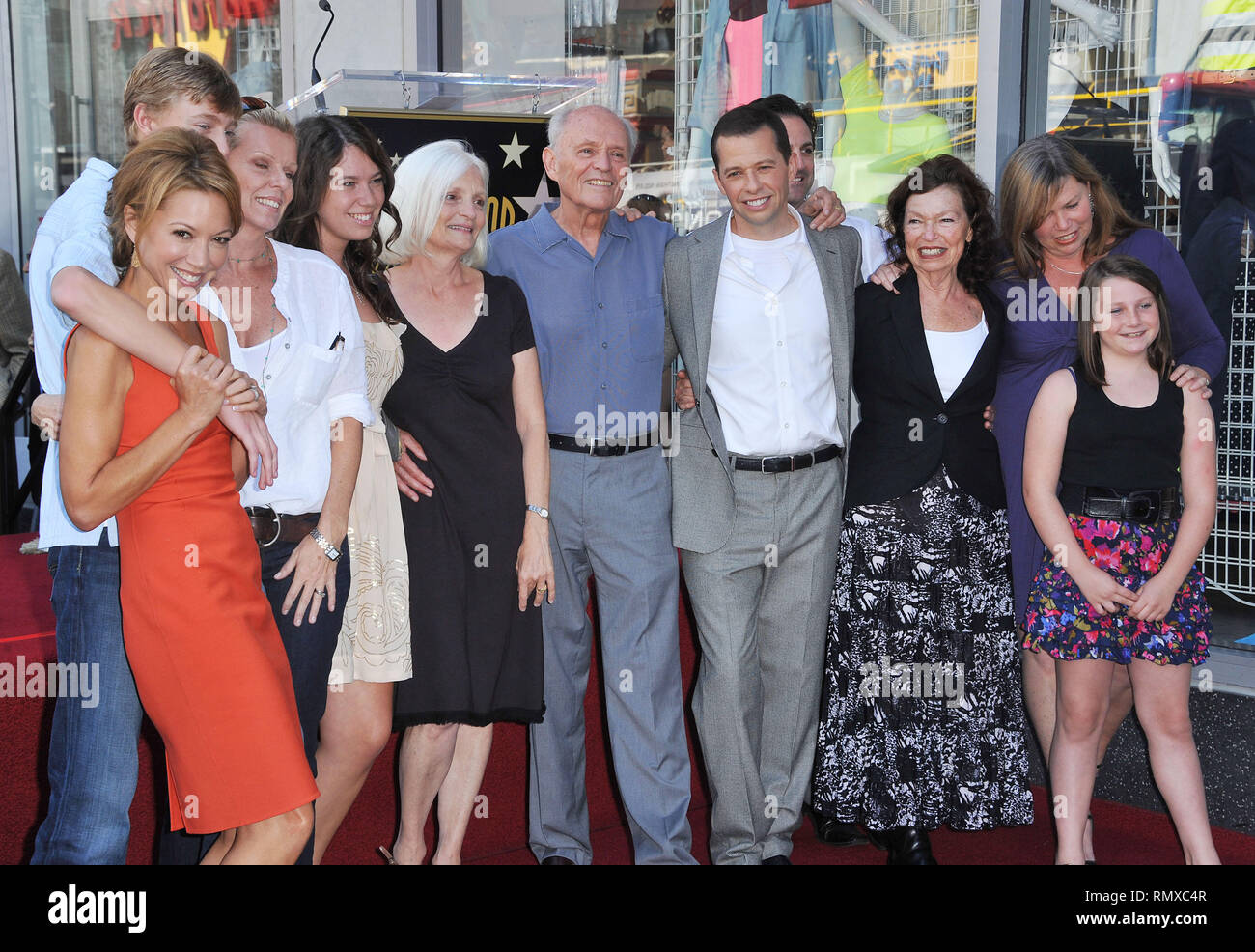 Jon cryer and family hi-res stock photography and images - Alamy