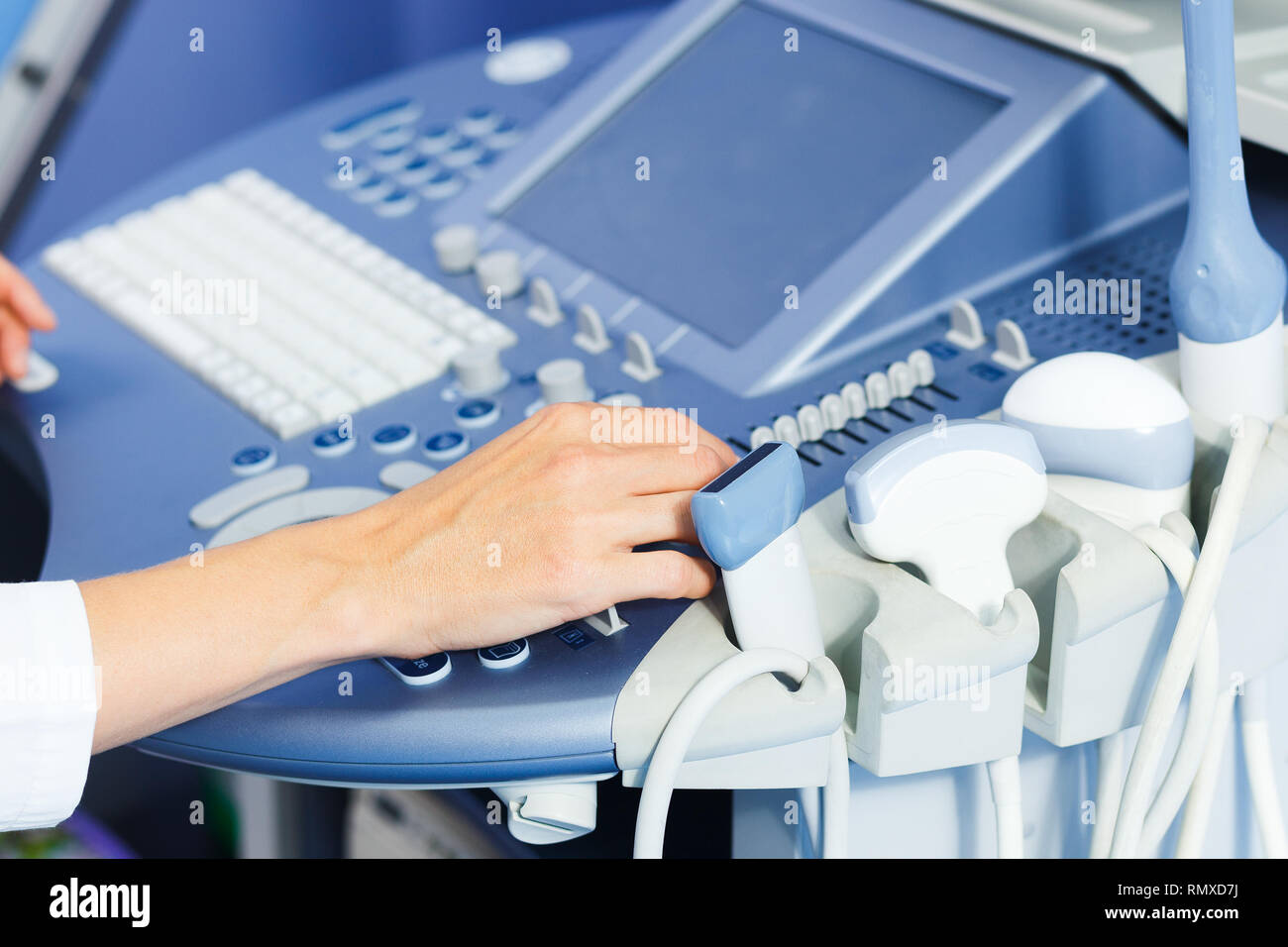 Sonar operator hi-res stock photography and images - Alamy