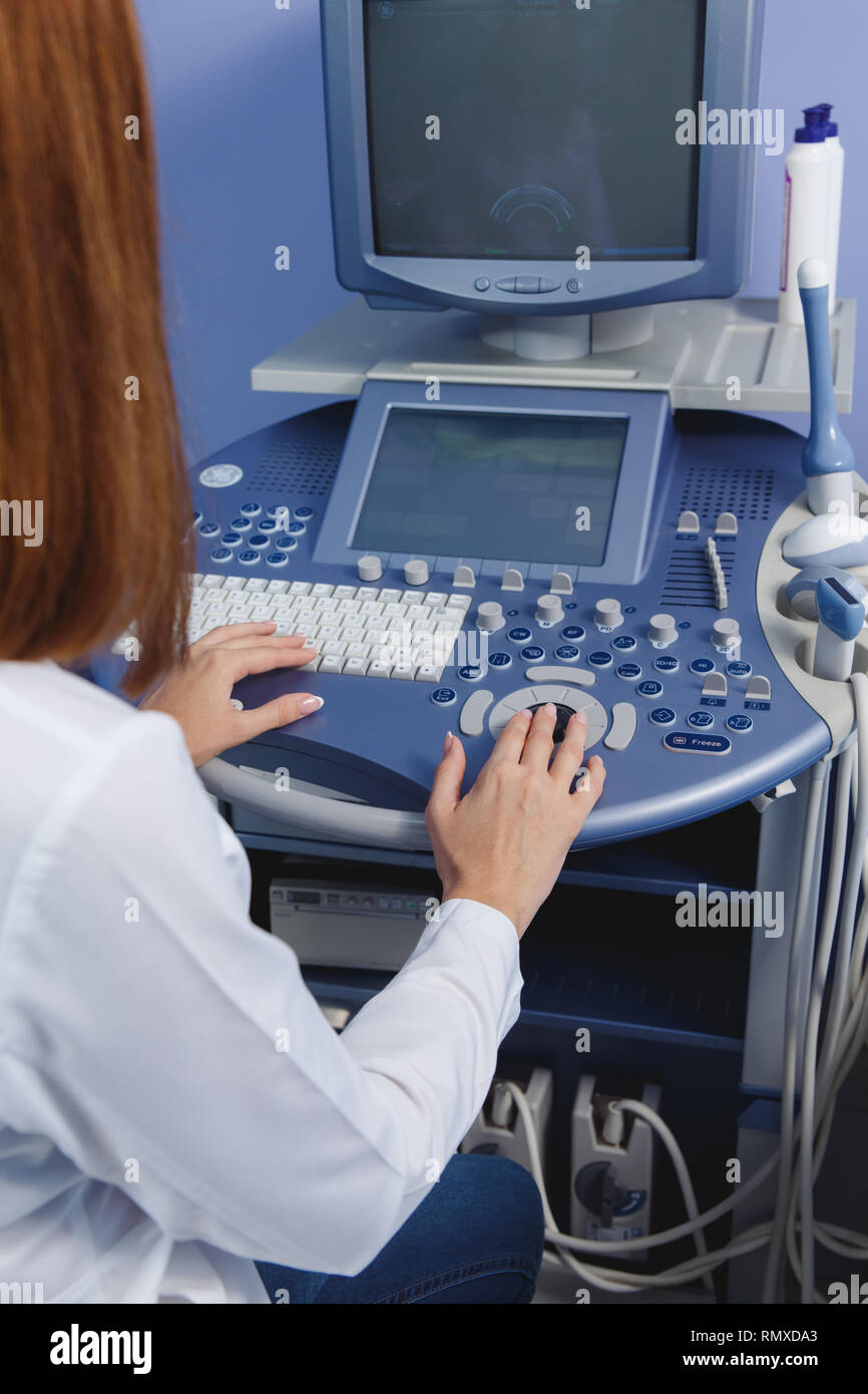 Sonar operator hi-res stock photography and images - Alamy