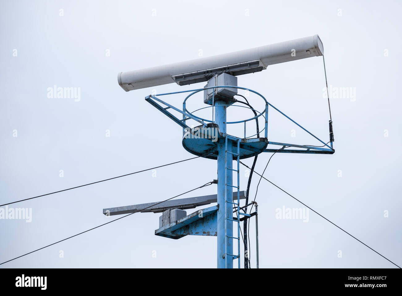 Ship radar tower hi-res stock photography and images - Alamy