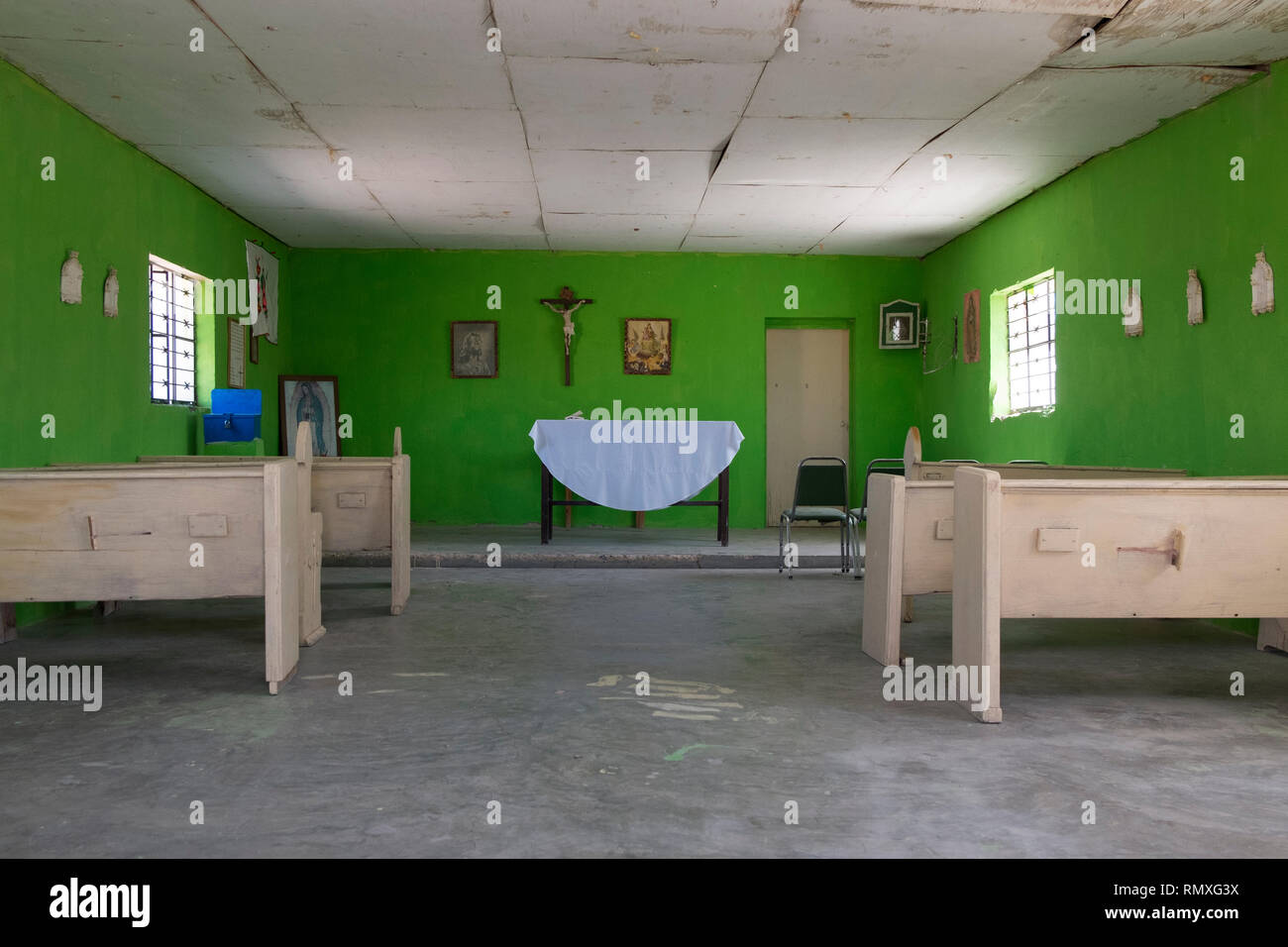 Small country church interior hi-res stock photography and images - Alamy