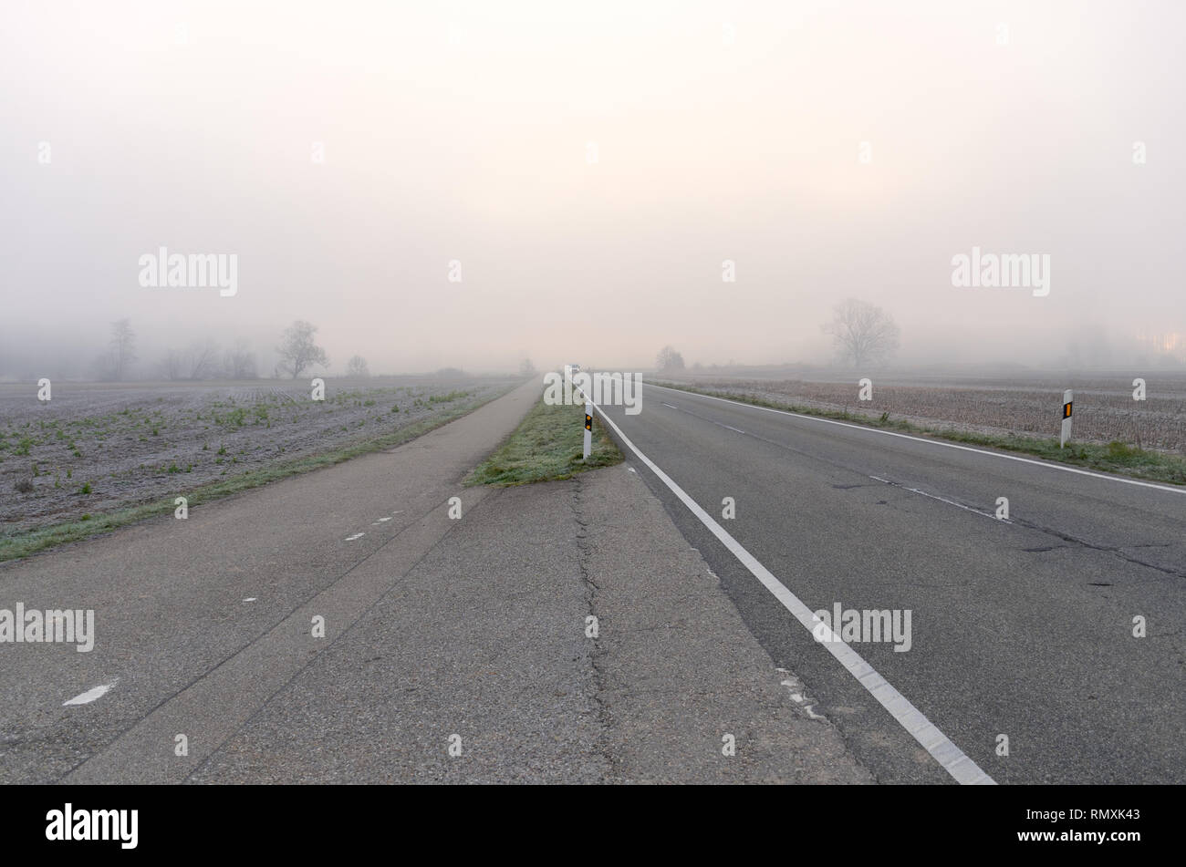 Approaching vehicle hi-res stock photography and images - Alamy