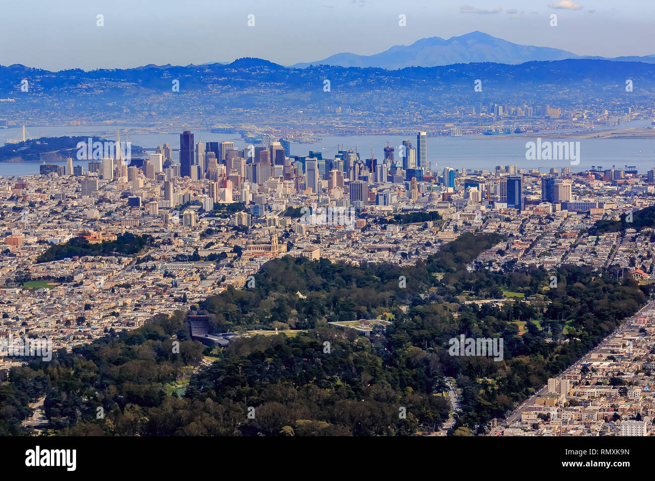 Aerial view of downtown San Francisco and Financial District sky ...