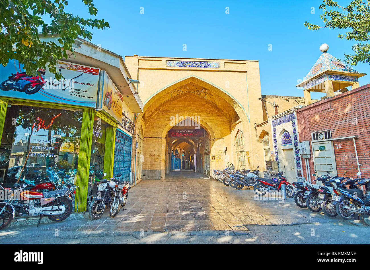 Covered alleyway hi-res stock photography and images - Alamy