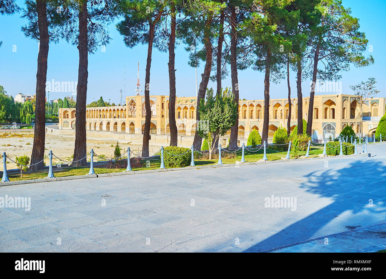Walk the Ayineh Khaneh Boulevard with a view on dried up Zayandeh river ...