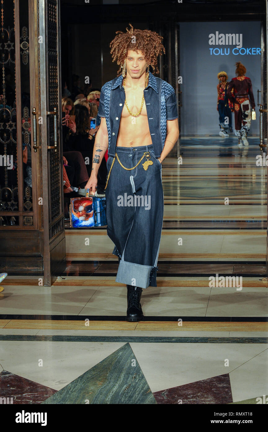 Male model catwalk hi-res stock photography and images - Alamy