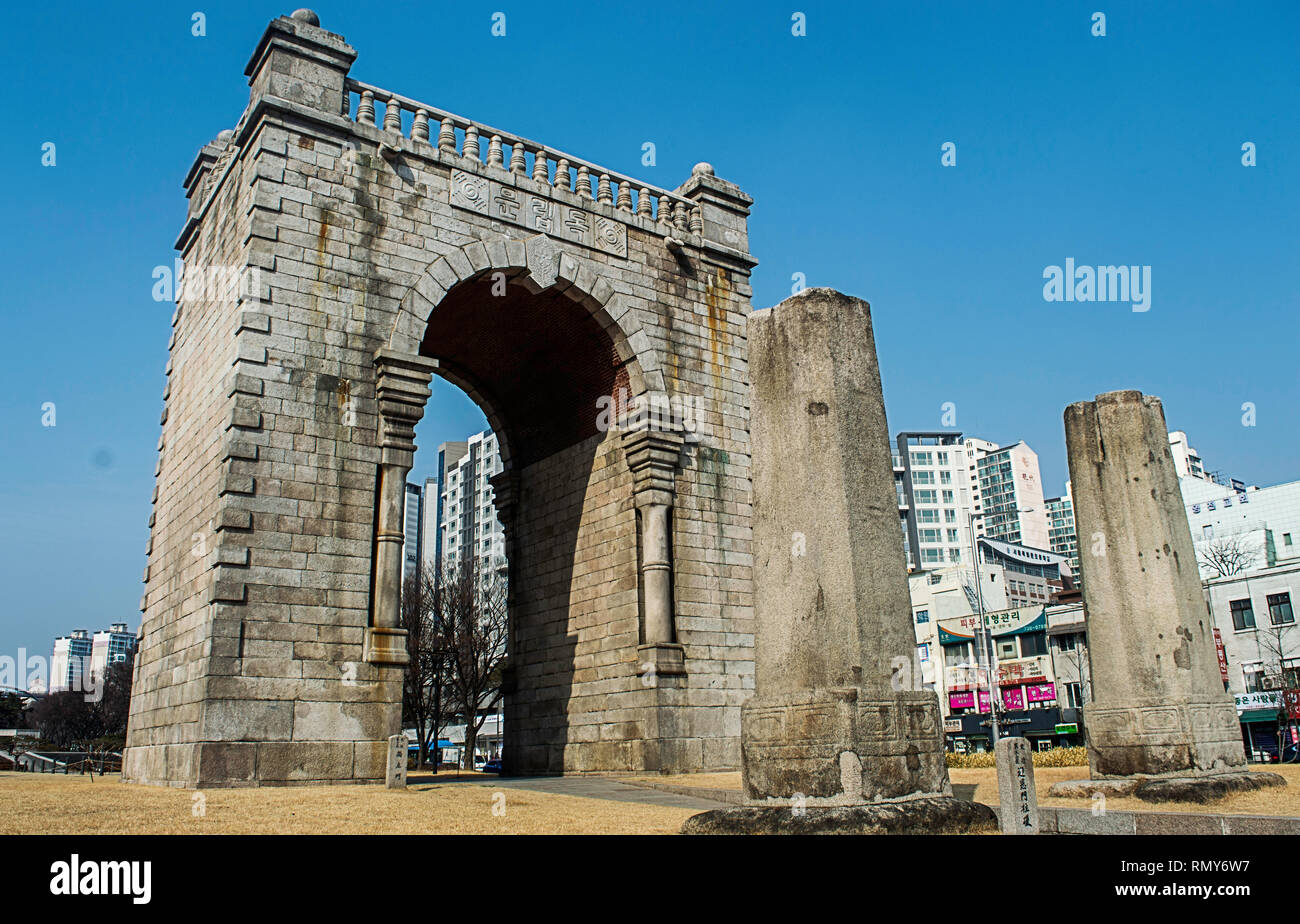 Dongnimmun Gate (Independence) Gate in Seoul Stock Photo - Alamy