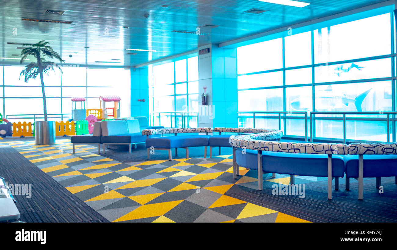 empty airport terminal building Stock Photo - Alamy