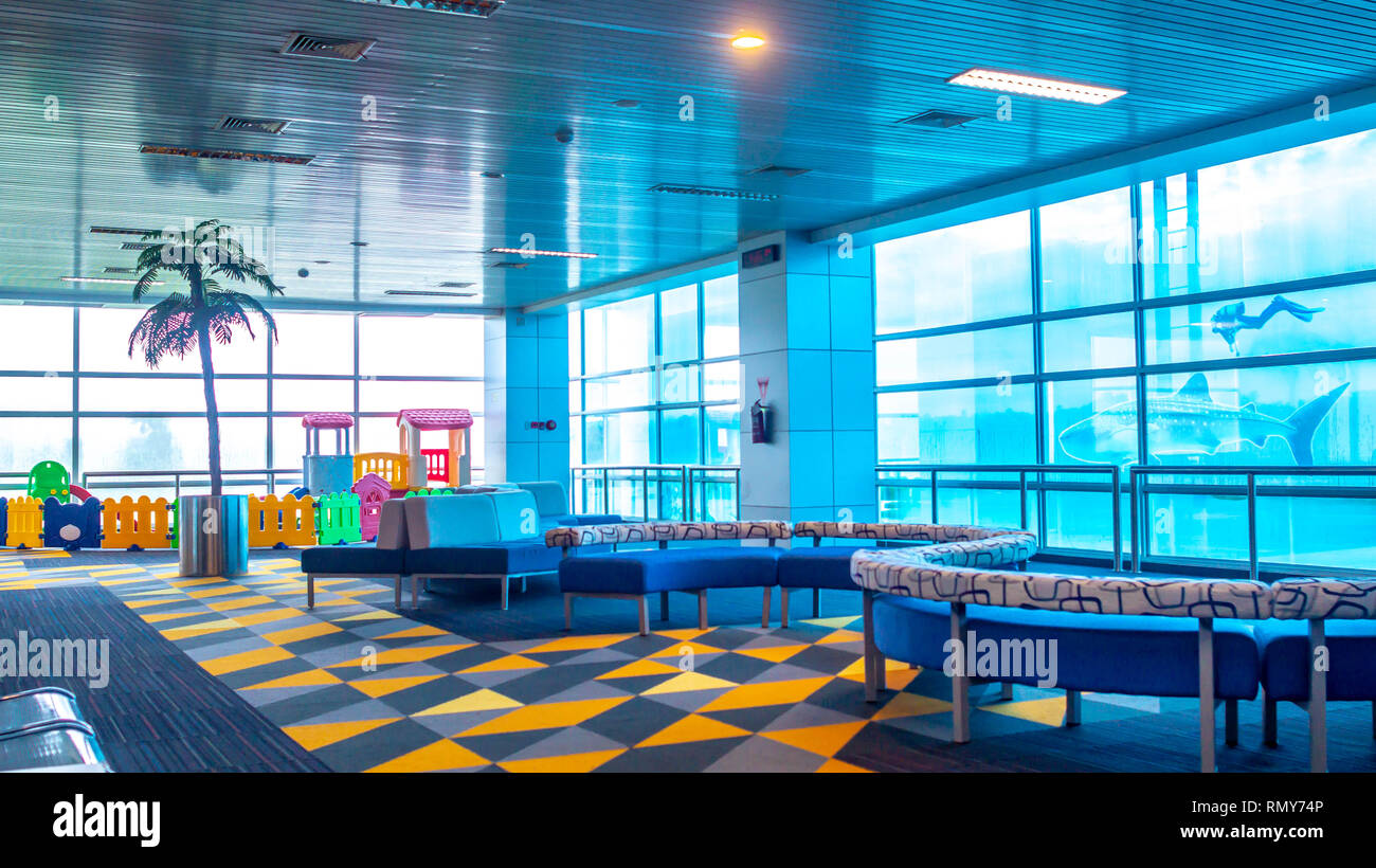 empty airport terminal building Stock Photo - Alamy