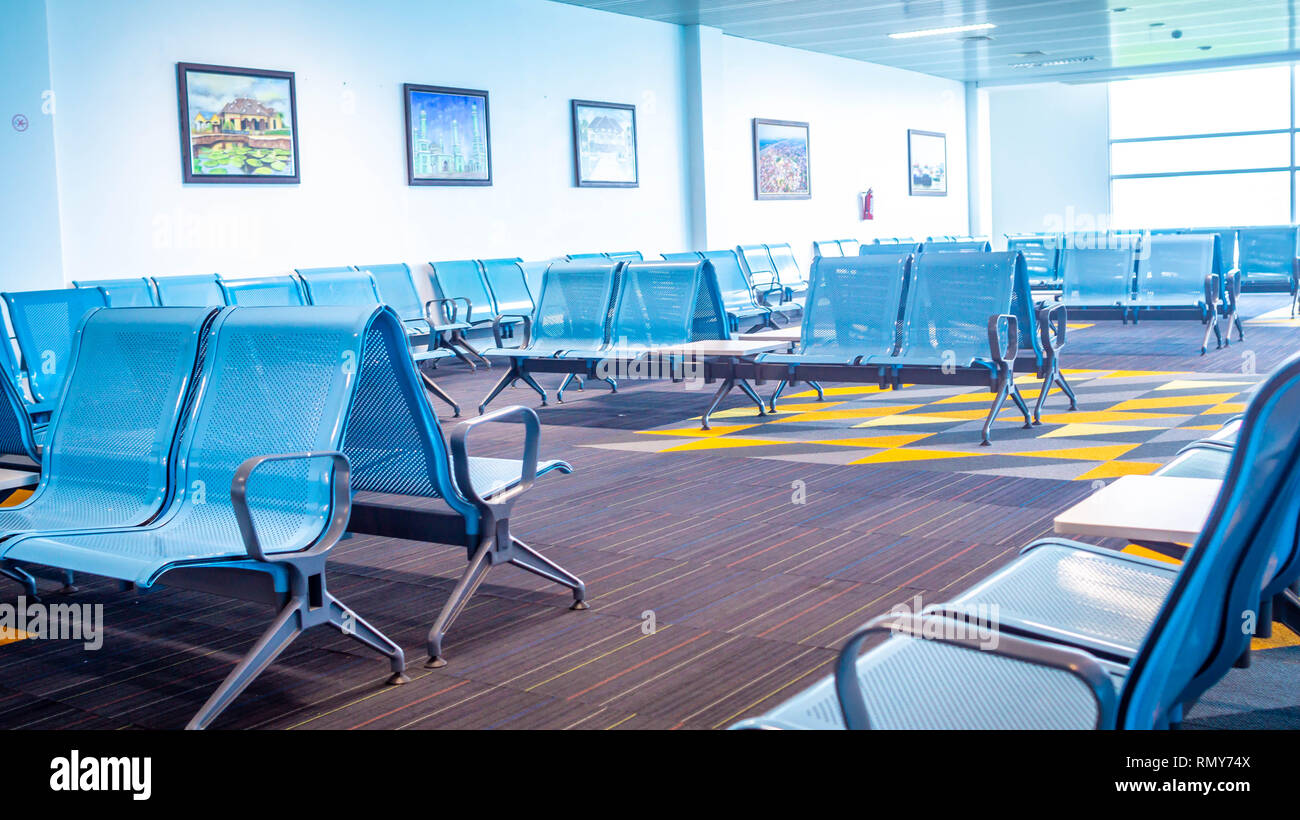 empty airport terminal building Stock Photo - Alamy