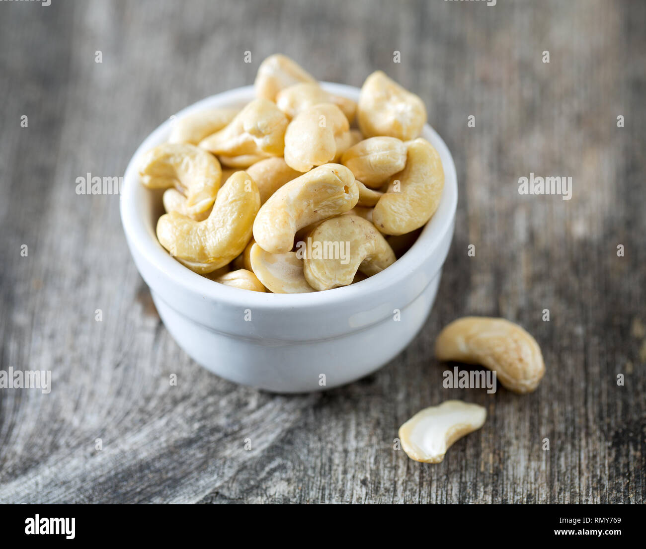 Cashew pile hi-res stock photography and images - Alamy