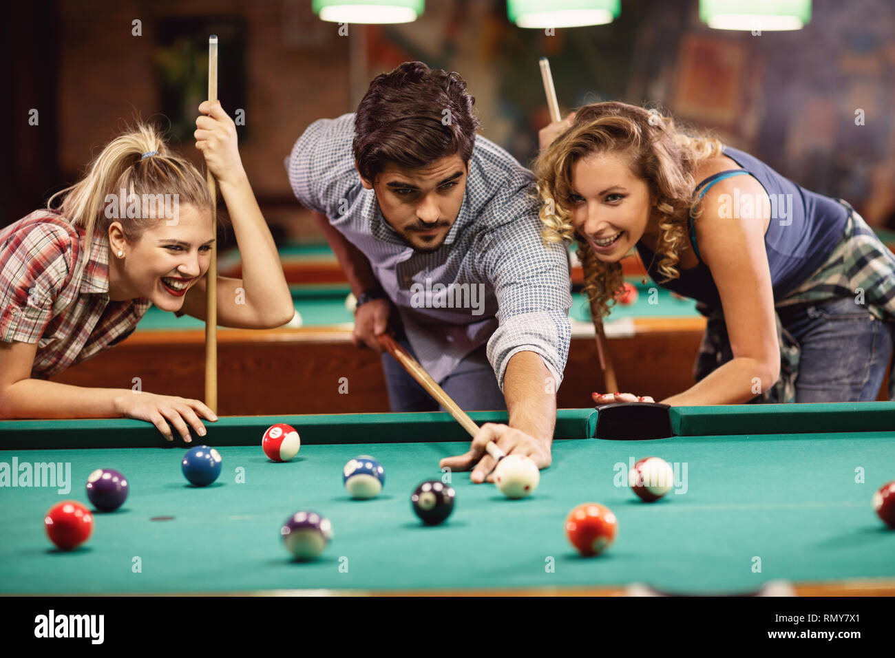 Snooker sport hi-res stock photography and images - Alamy